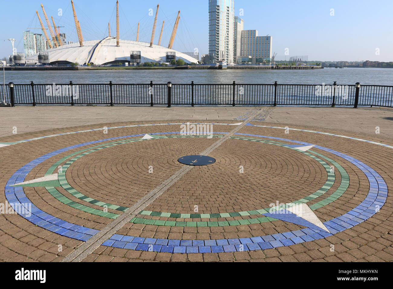 Greenwich meridian hi-res stock photography and images - Alamy