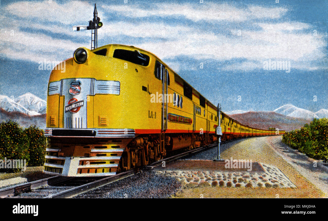 Vintage yellow train hi-res stock photography and images - Alamy