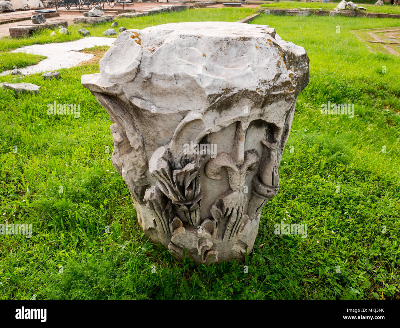 Corinthian column ancient rome hi-res stock photography and images - Alamy
