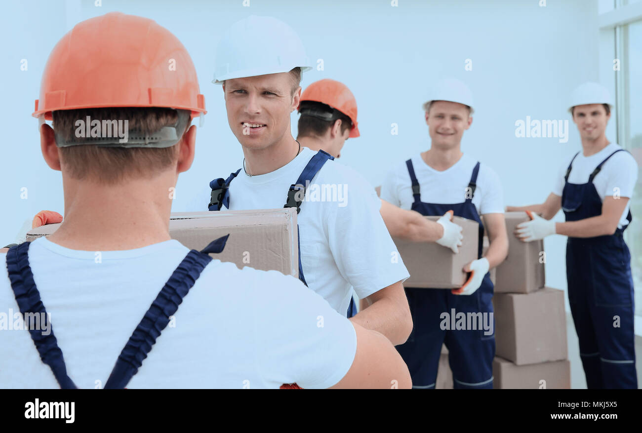 Worker arranging materials hi-res stock photography and images - Alamy