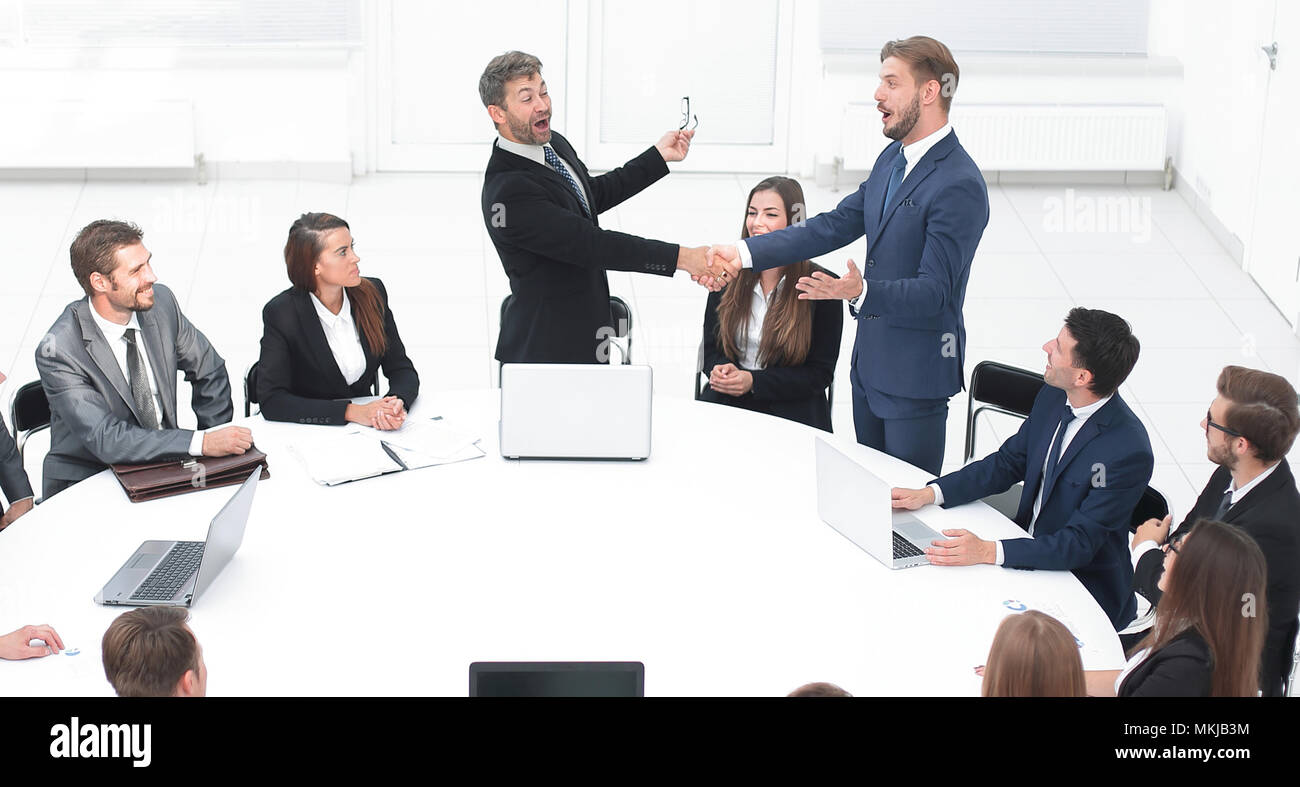 Business negotiation round table hi-res stock photography and images ...