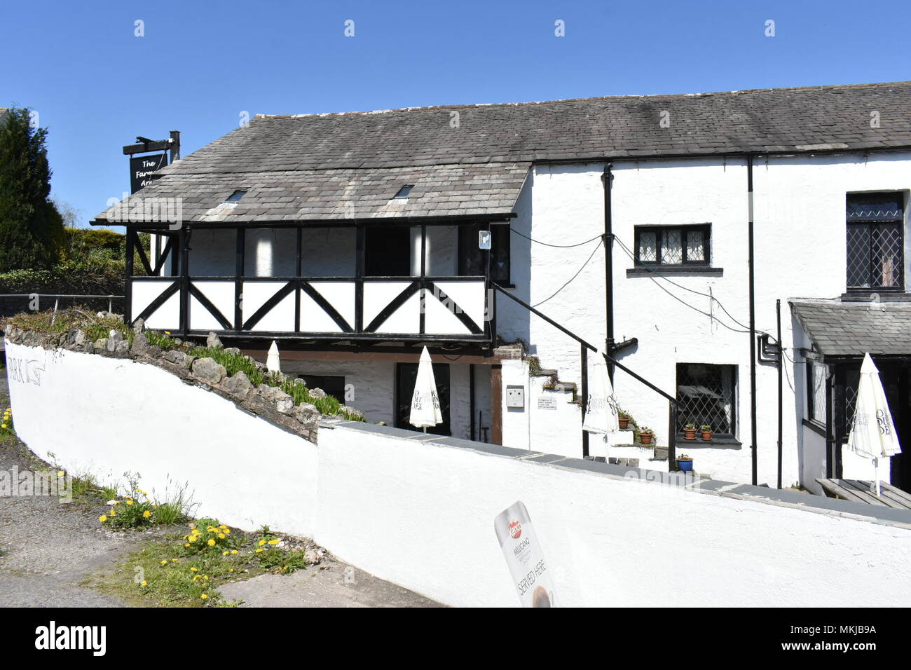 Classic old pub hi-res stock photography and images - Alamy