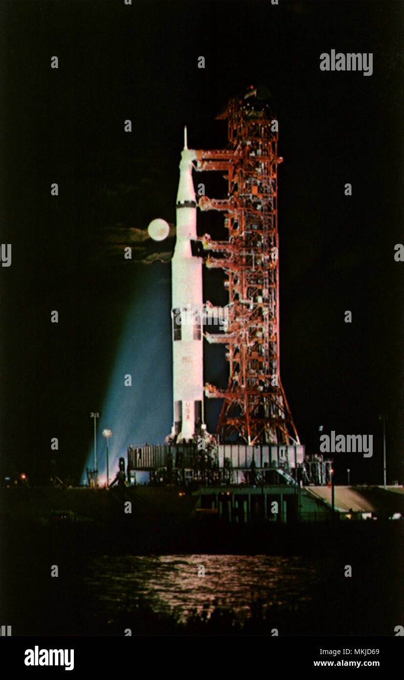 Rocket launching pad hi-res stock photography and images - Alamy