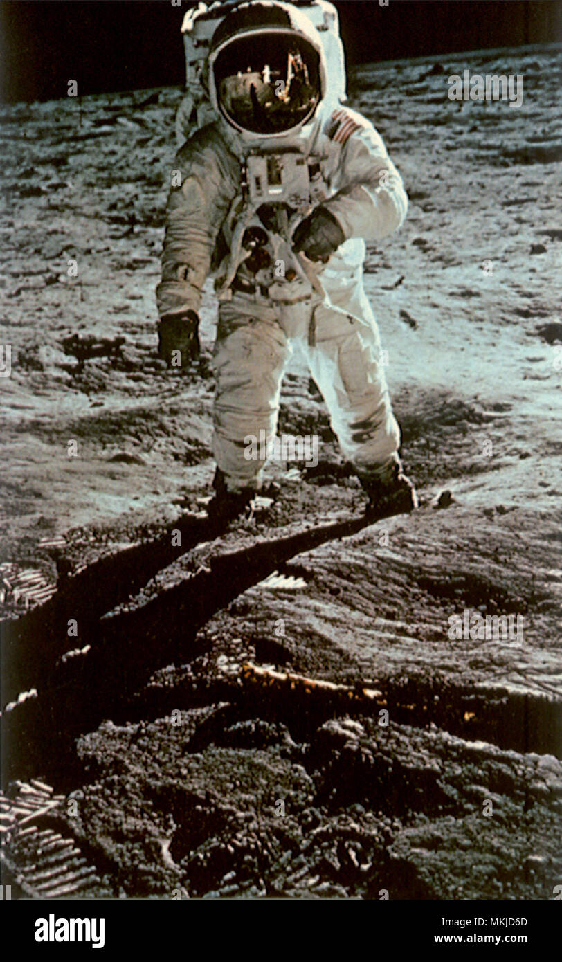 Edwin aldrin hi-res stock photography and images - Alamy