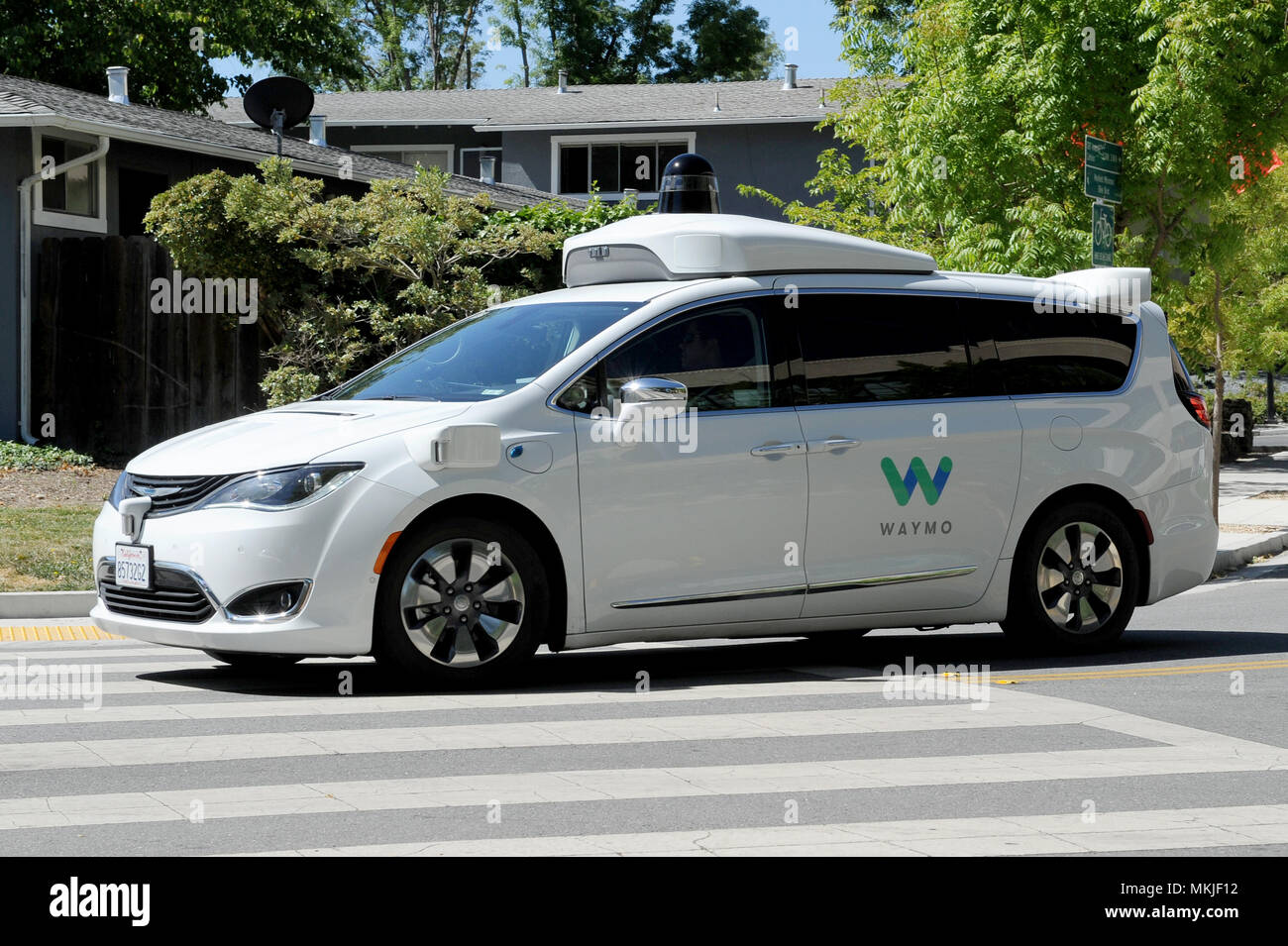 07 May 2018, USA, Mountain View: A self-driving car by Google's sister ...