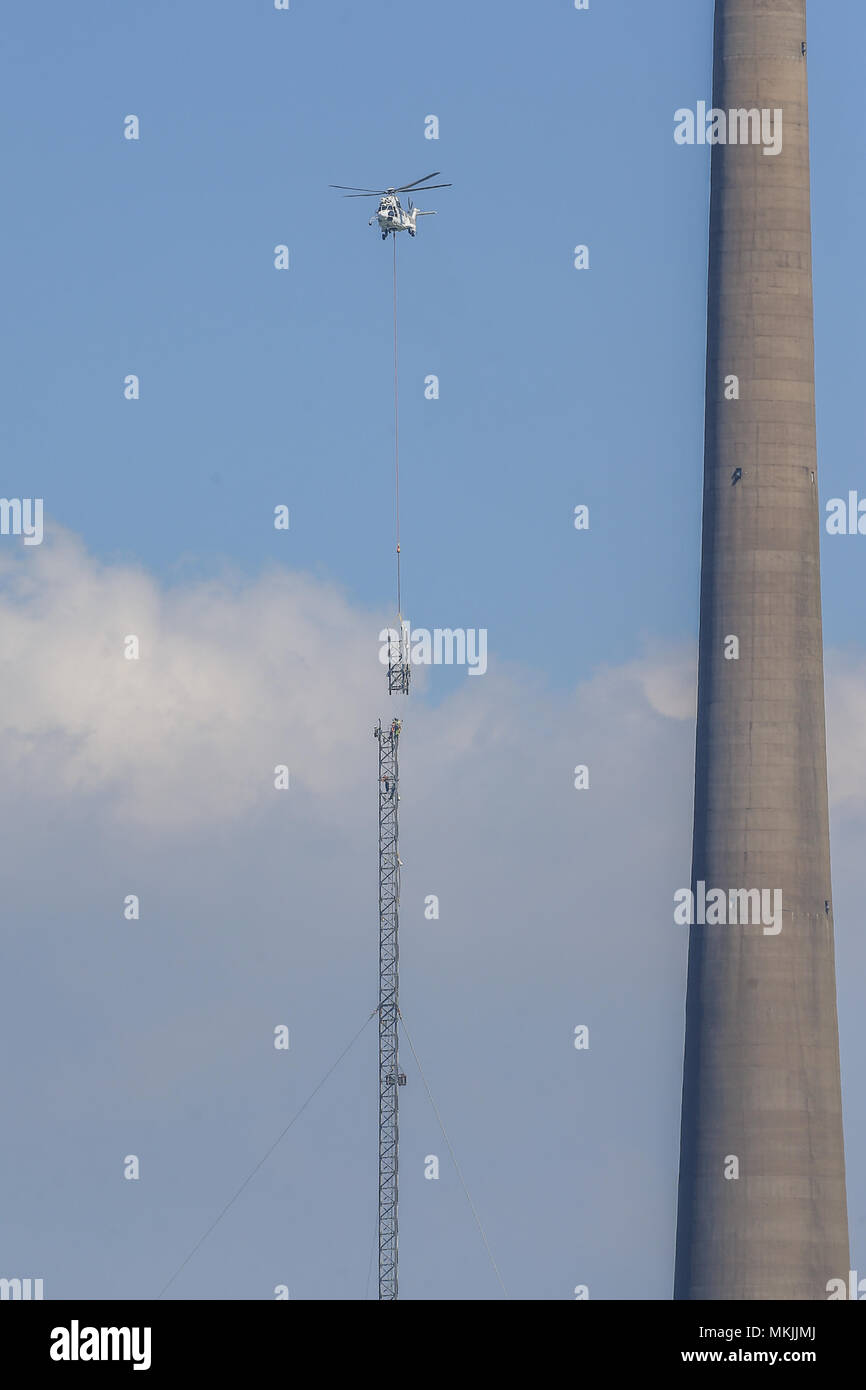 Emley moor tower hi-res stock photography and images - Alamy