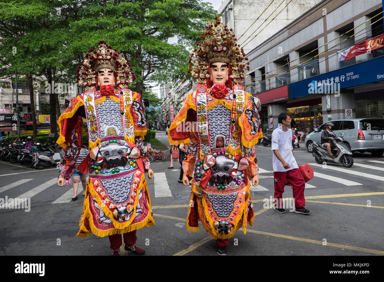 Mickey Minnie Mouse In Front Stock Photos & Mickey Minnie Mouse In ...