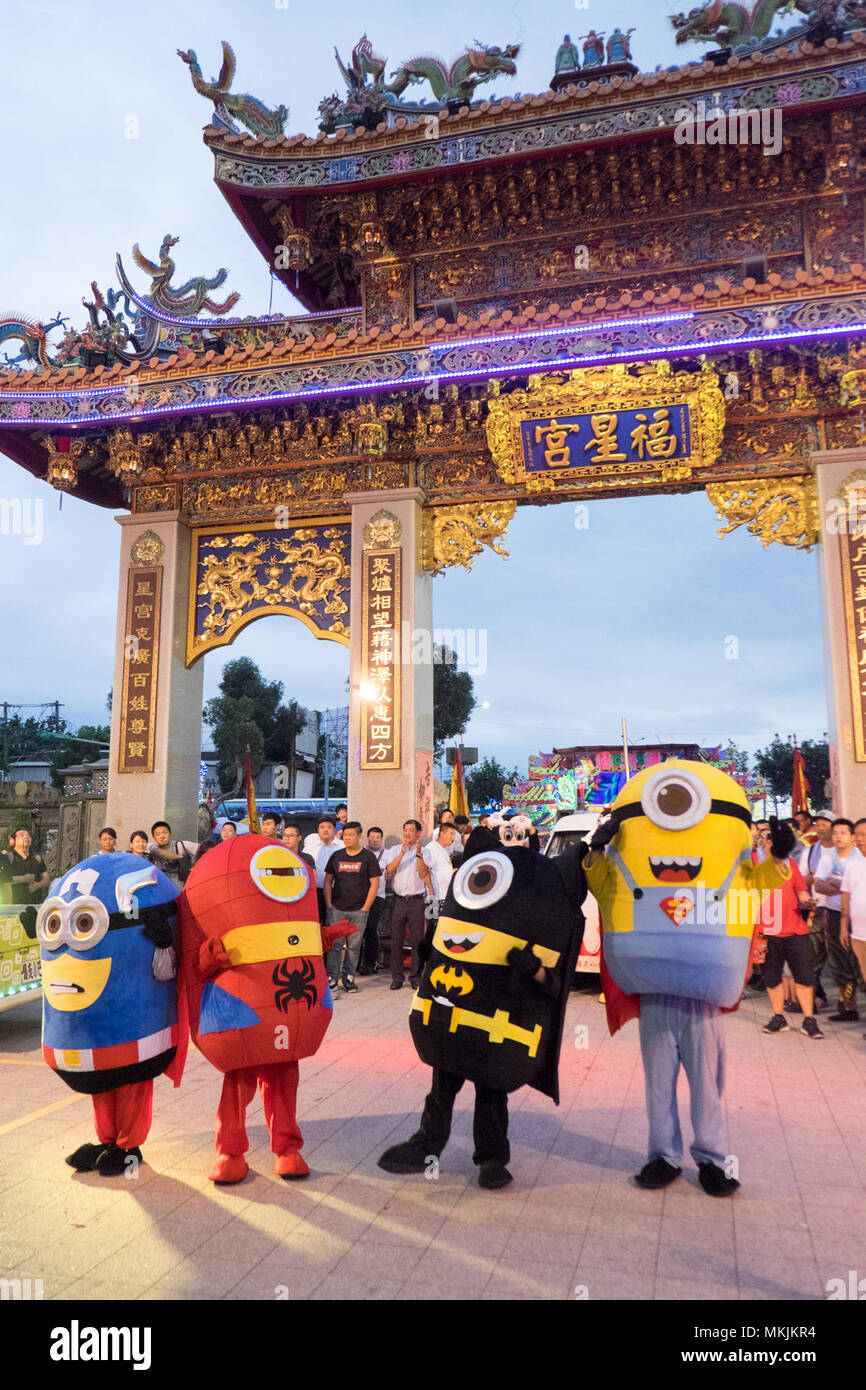 Mickey Minnie Mouse In Front Stock Photos & Mickey Minnie Mouse In ...