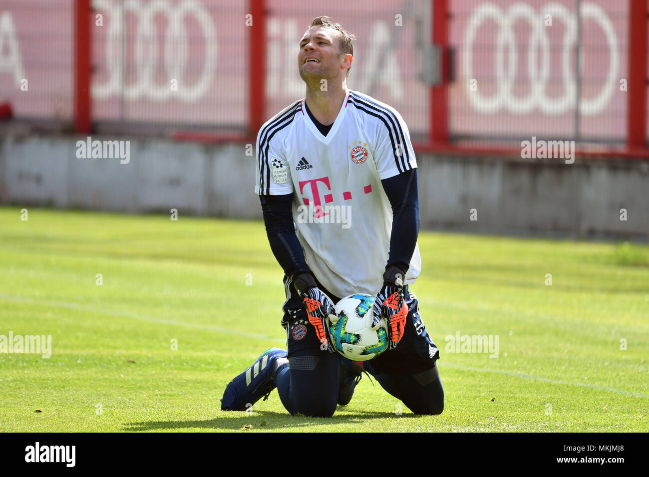 Munich, Deutschland. 08th May, 2018. Manuel NEUER (goalkeeper FC Bayern ...