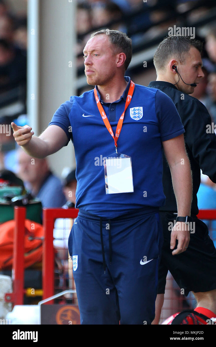 England u17 steve cooper hi-res stock photography and images - Alamy