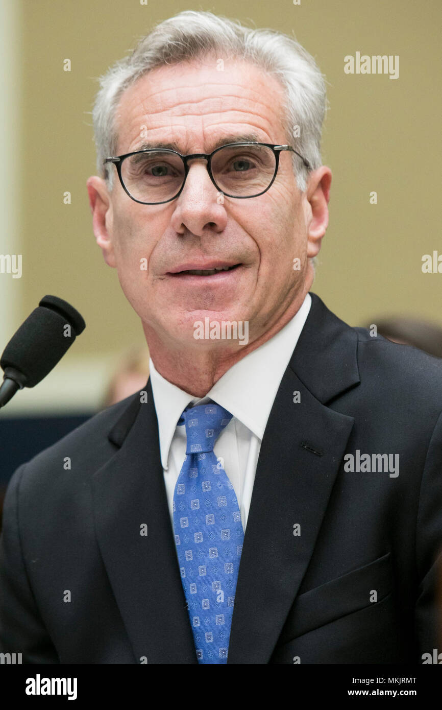 Chairman of the board hi-res stock photography and images - Alamy