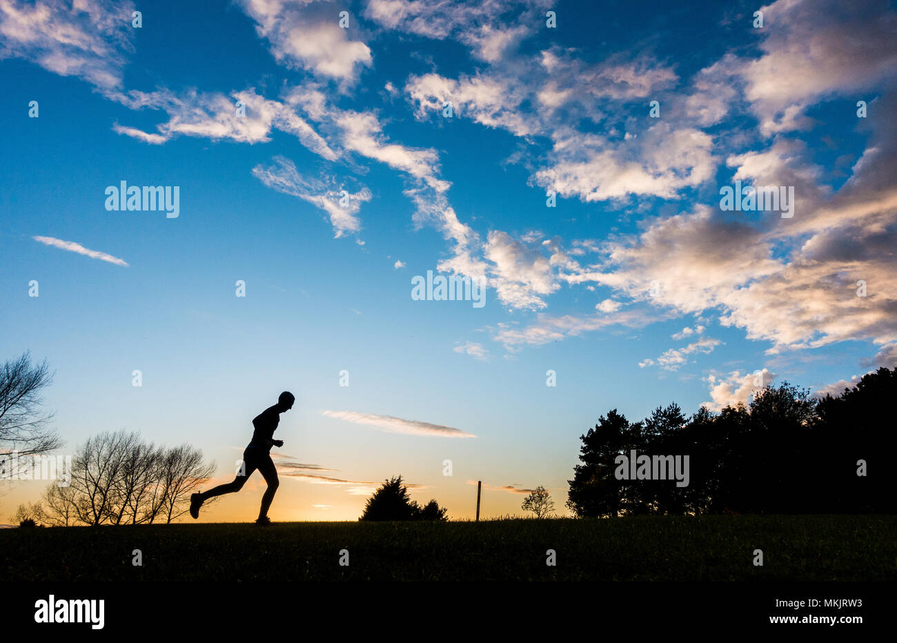 Billingham, north east England, UK. 8th May, 2018. Weather: Jogger at ...