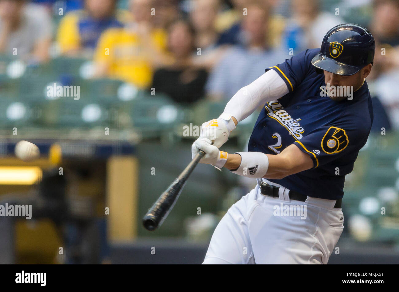 Milwaukee, WI, USA. 8th May, 2018. Milwaukee Brewers third baseman ...