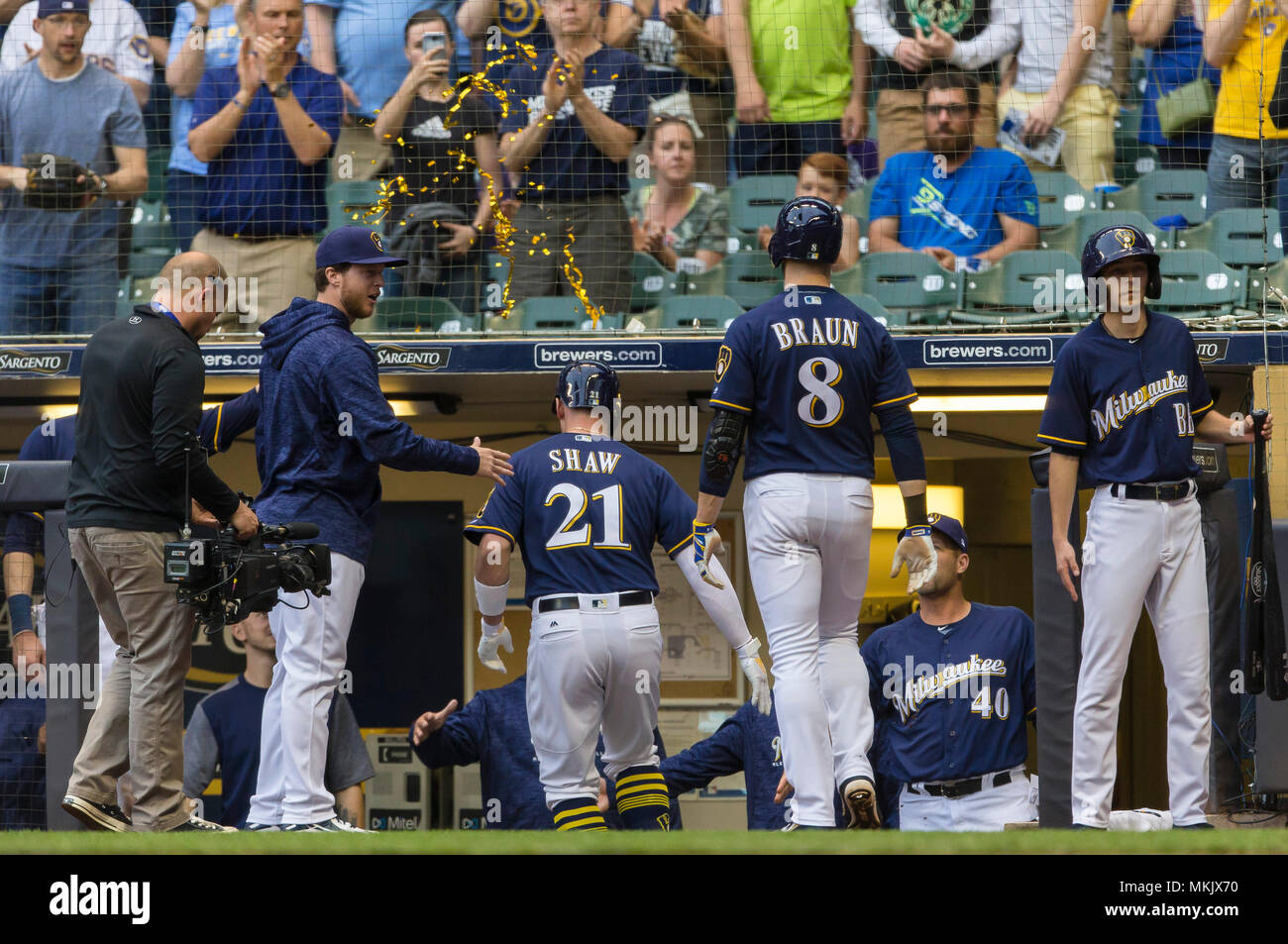Milwaukee, WI, USA. 8th May, 2018. Milwaukee Brewers third baseman ...
