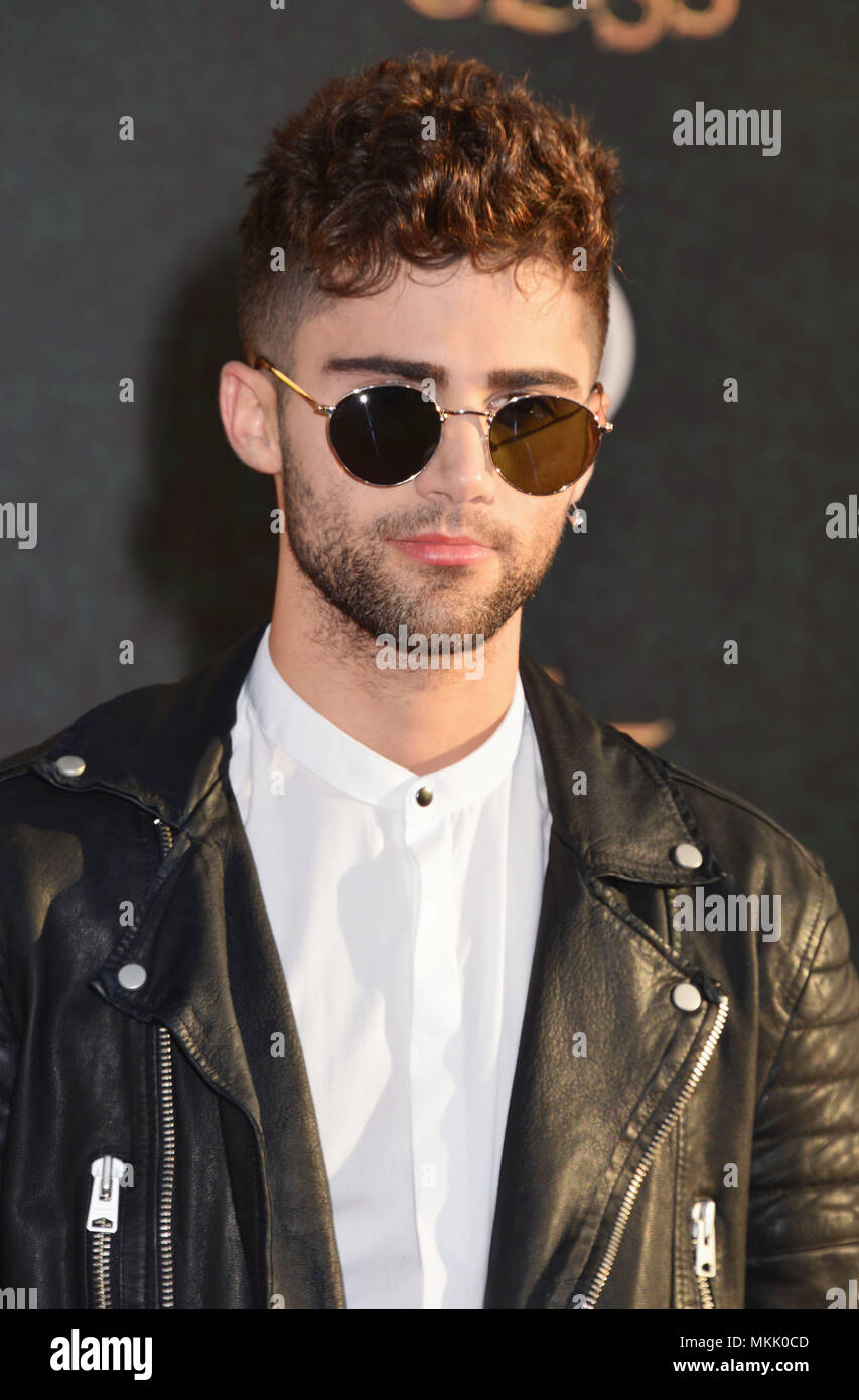 Max Ehrich 281 at the Alice Through the Looking Glass Premiere at the ...