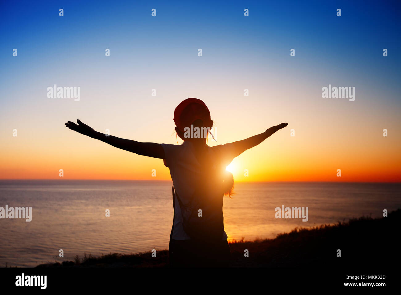 Open arms kid girl hi-res stock photography and images - Alamy