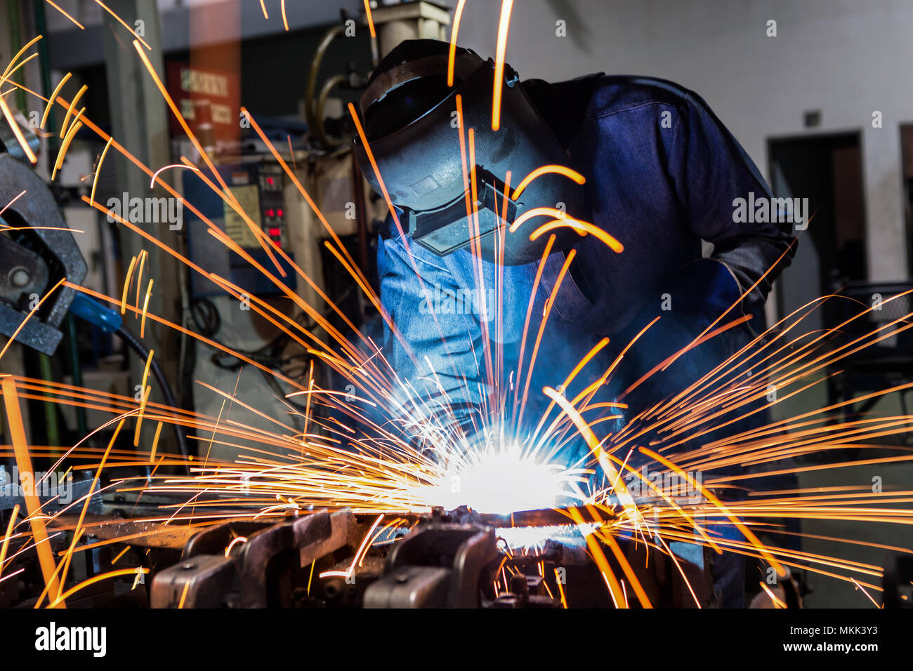 Welding repair hi-res stock photography and images - Alamy