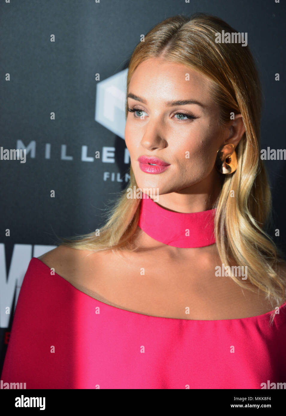 Rosie Huntington Whitley 027 at the Mechanic Premiere at the Arclight ...