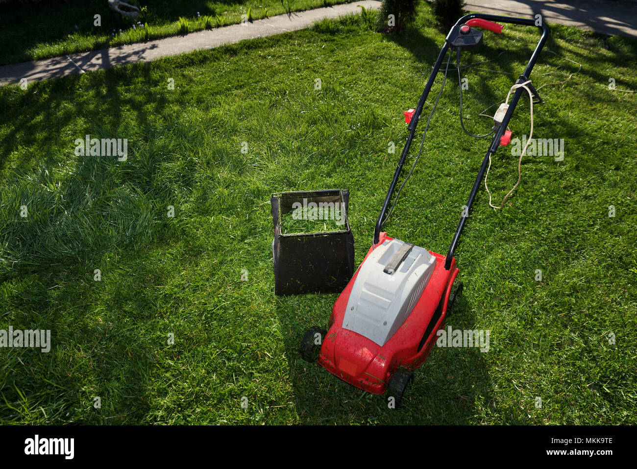 Red And Green Lawn Mower High Resolution Stock Photography and Images ...