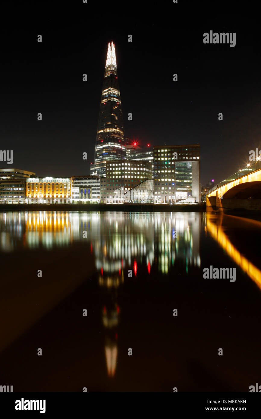 The shard against the night sky hi-res stock photography and images - Alamy