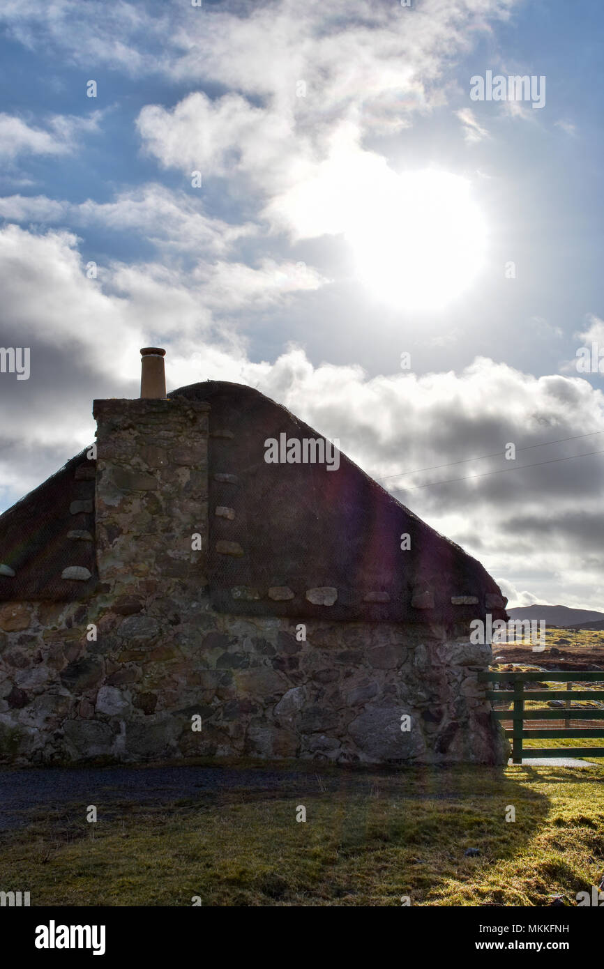 Traditional scottish blackhouse hi-res stock photography and images - Alamy