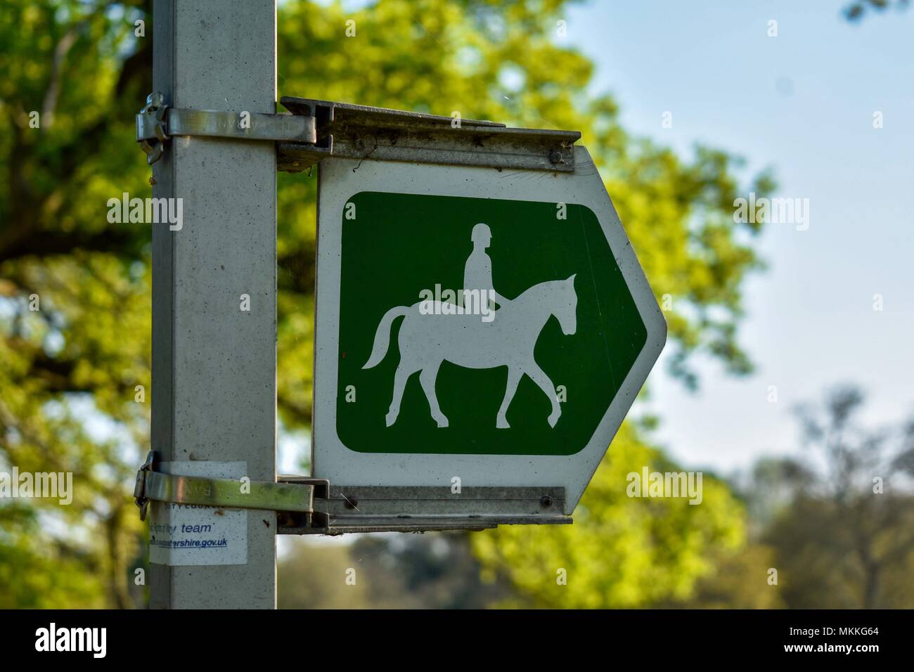 Public bridleway sign UK Stock Photo - Alamy