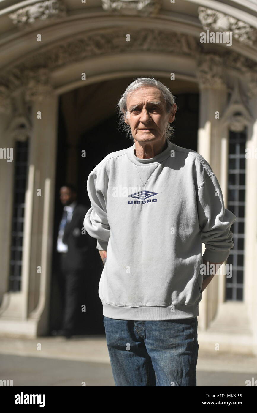 Sam hallam outside supreme court hi-res stock photography and images ...
