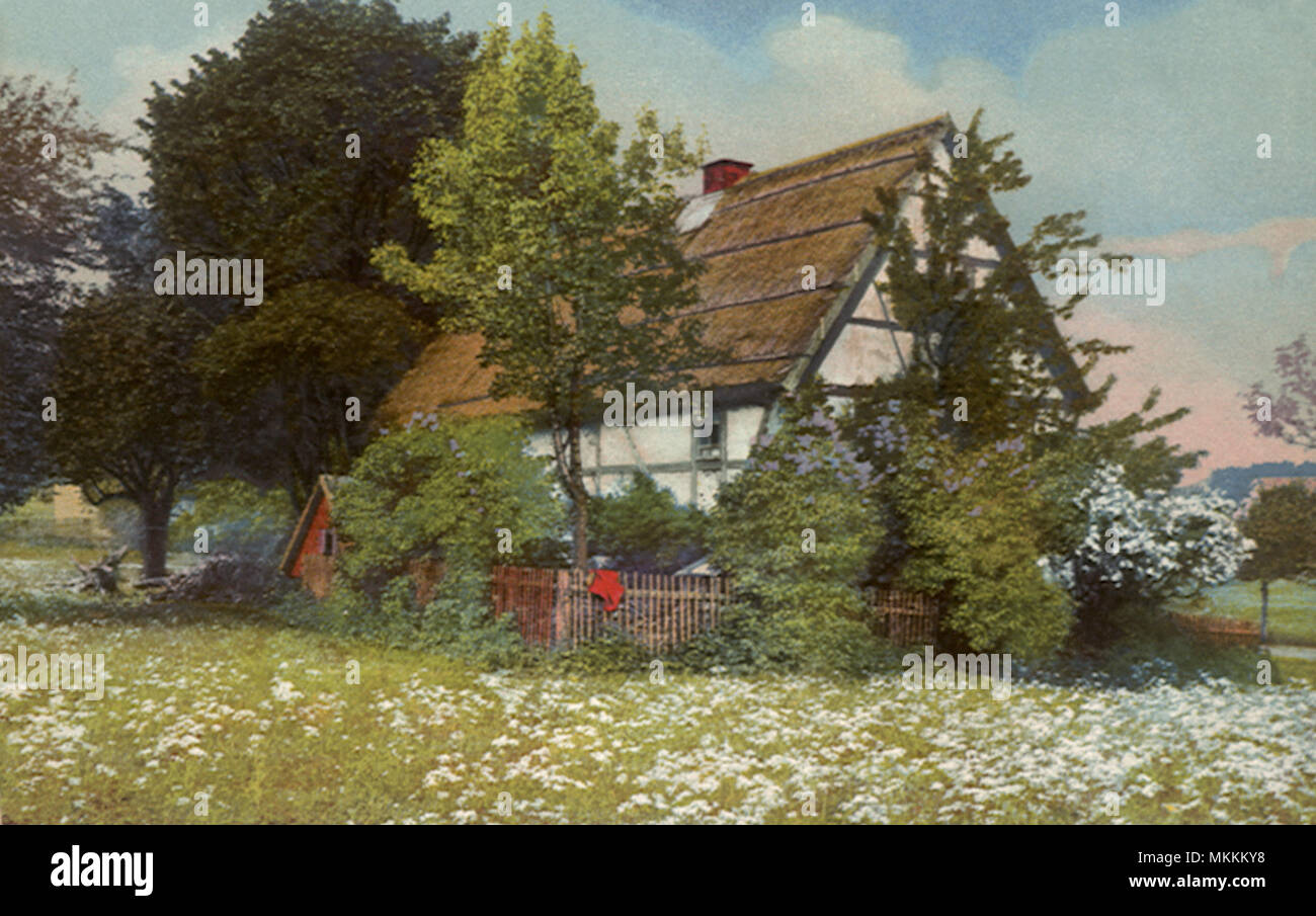 Classic cottage hi-res stock photography and images - Alamy