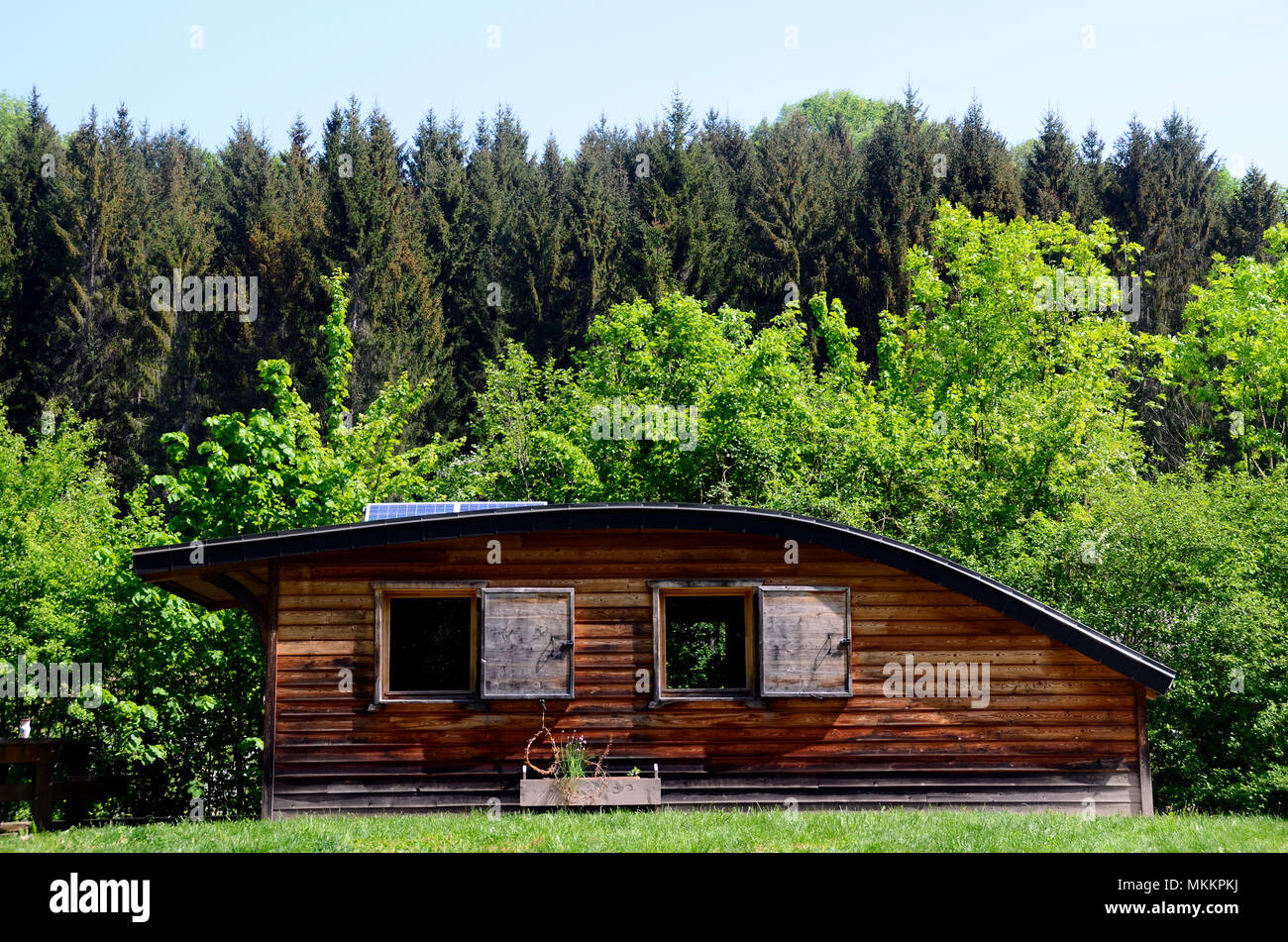Curved wood roof hi-res stock photography and images - Alamy