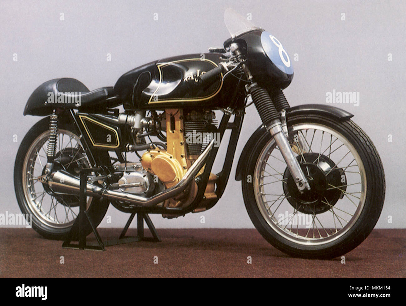 Black motorbikes hi-res stock photography and images - Alamy