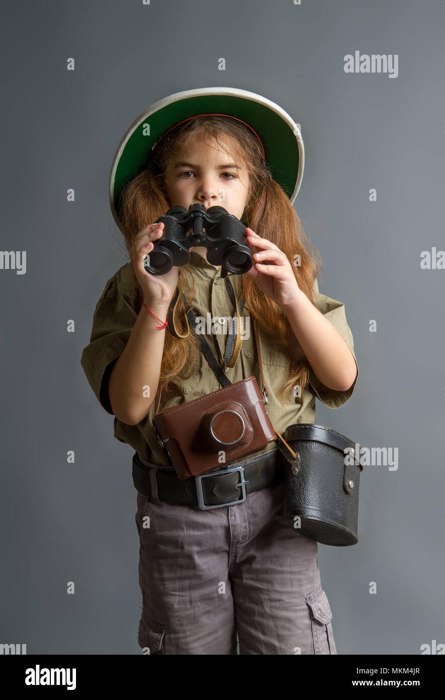Jungle explorer woman hi-res stock photography and images - Alamy