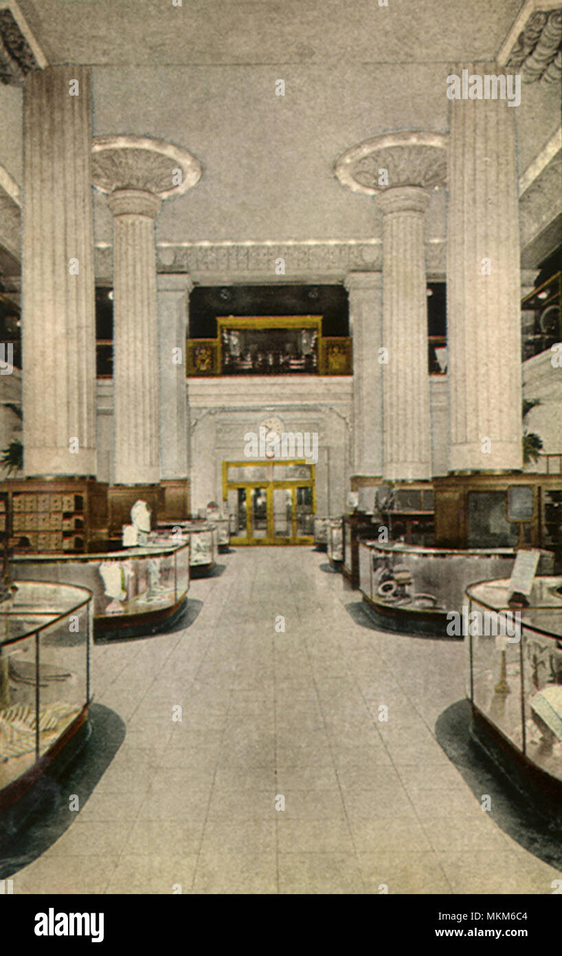 Vintage department store hi-res stock photography and images - Alamy