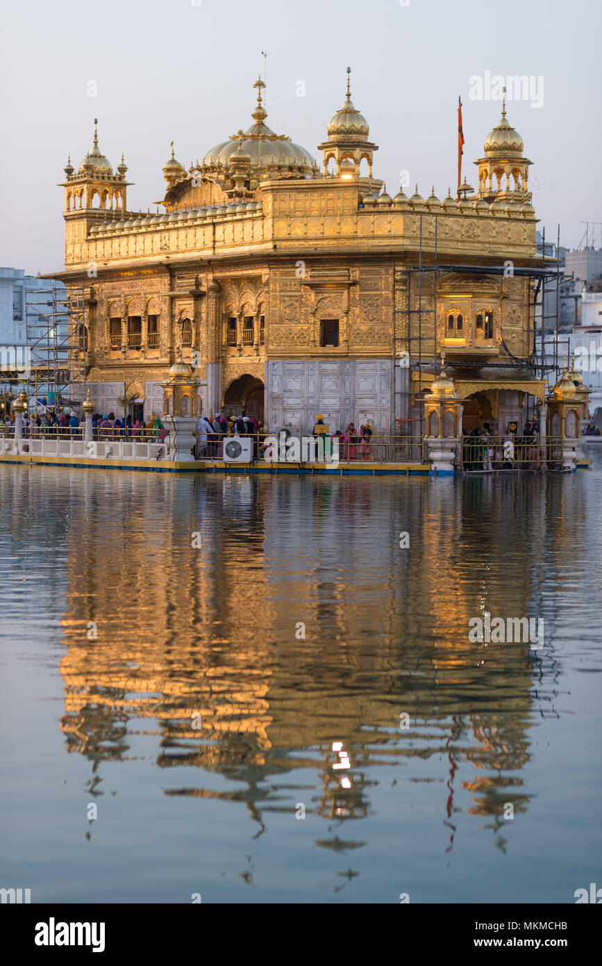 Sikh temple gold dome hi-res stock photography and images - Alamy