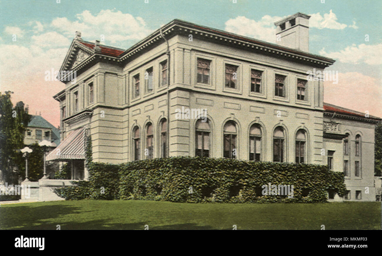 The Public Library. Melrose Stock Photo - Alamy