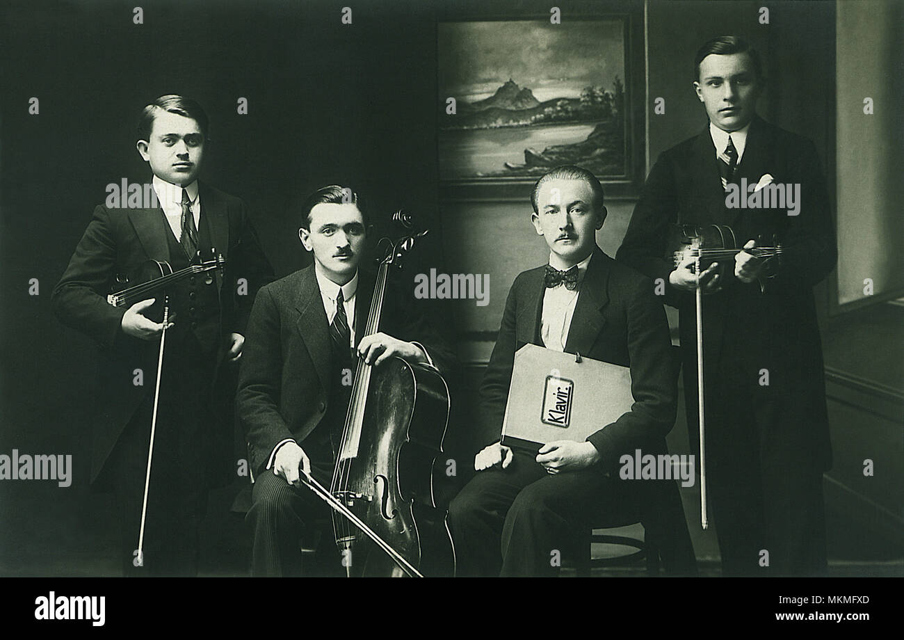 String Quartet High Resolution Stock Photography and Images - Alamy