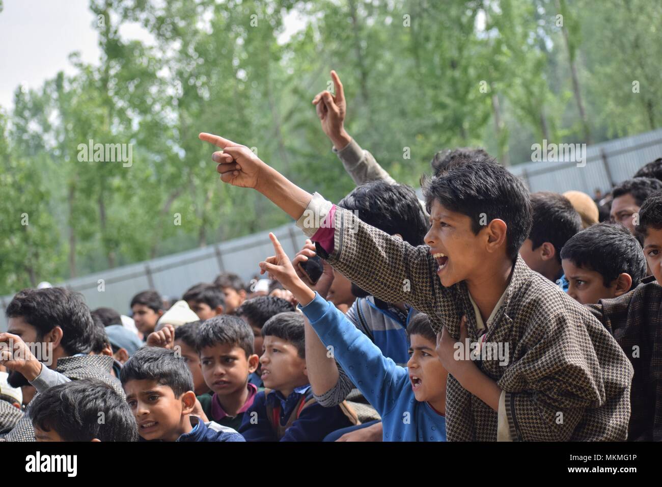 Thousands of people attend the funeral of Lashkar e Toiba's top ...