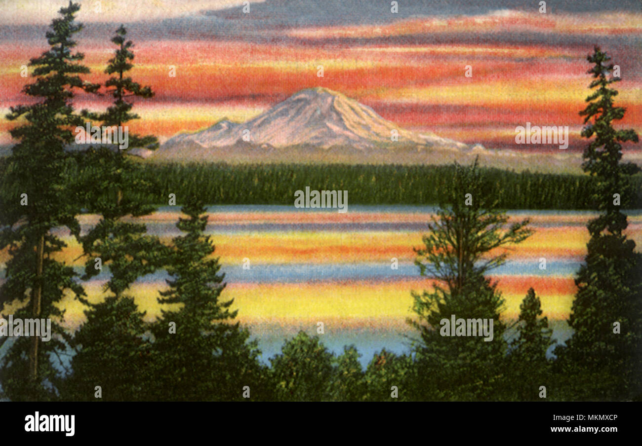 Mount Rainier at Sunset Stock Photo - Alamy