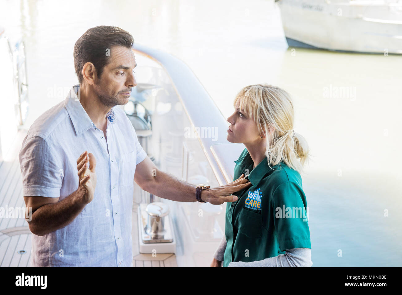 OVERBOARD, from left, Eugenio Derbez, Anna Faris, 2018. ph: Diyah Pera ...