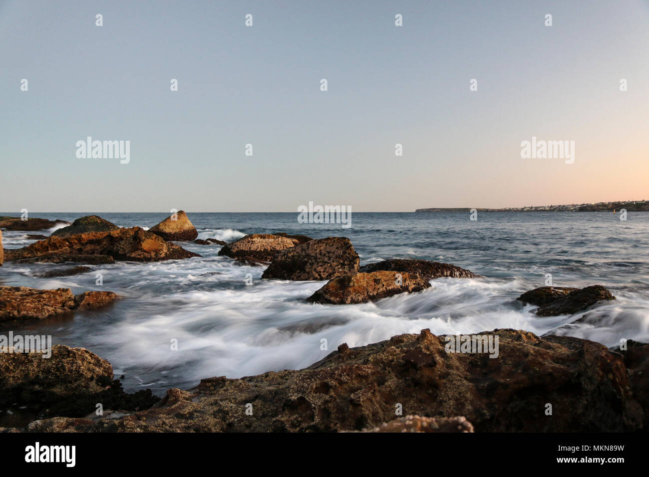 Bondi beach rocks hi-res stock photography and images - Alamy