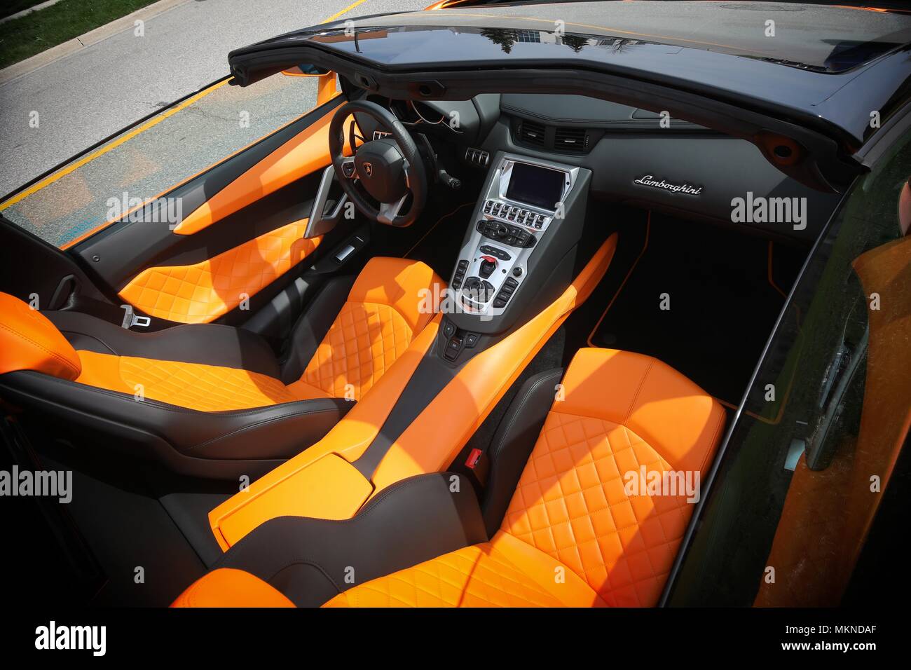 Luxury car interior hi-res stock photography and images - Alamy