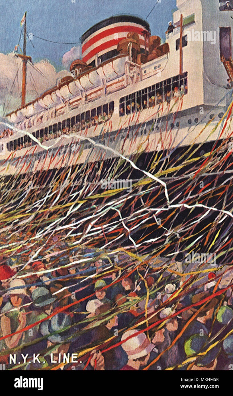 Assembled crowd hi-res stock photography and images - Alamy