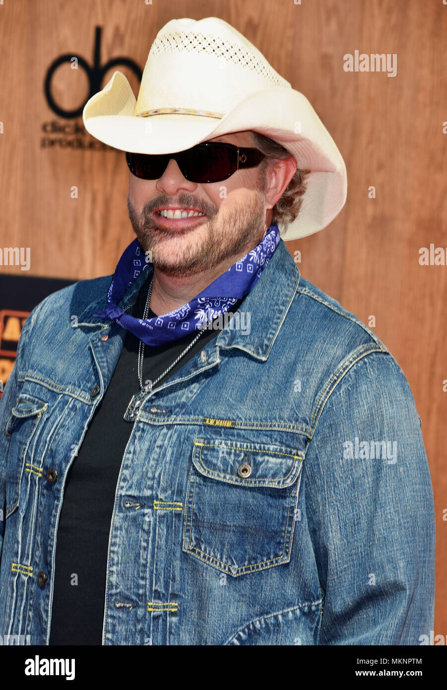 toby keith arriving at the 2016 American Country Countdown Awards at ...