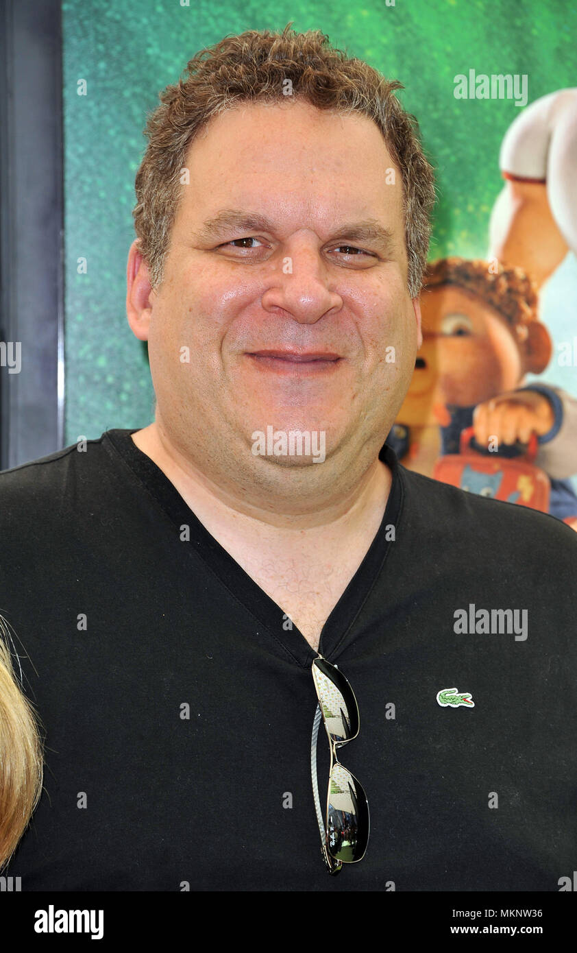 Jeff garlin a red carpet event hi-res stock photography and images - Alamy