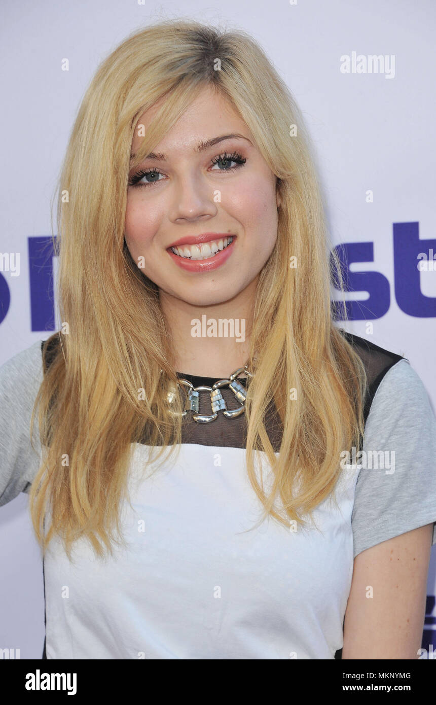 Jennette mccurdy 40 red carpet event hi-res stock photography and ...