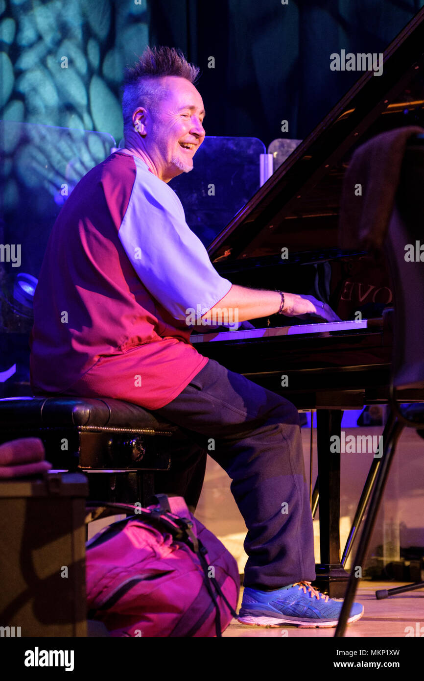 Piano kennedy hi-res stock photography and images - Alamy