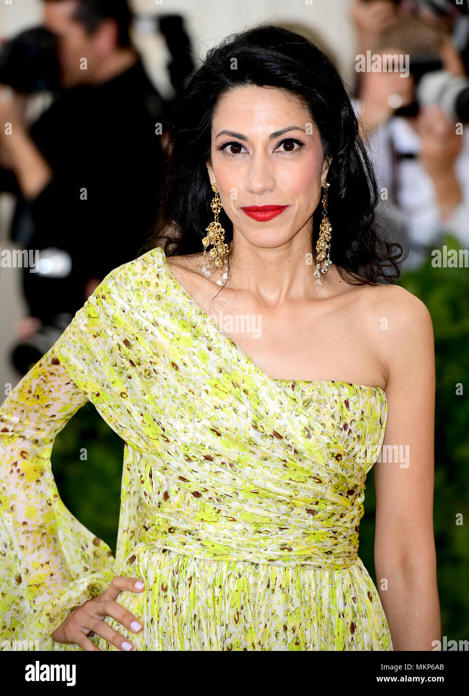 Huma Abedin attending the Metropolitan Museum of Art Costume Institute ...