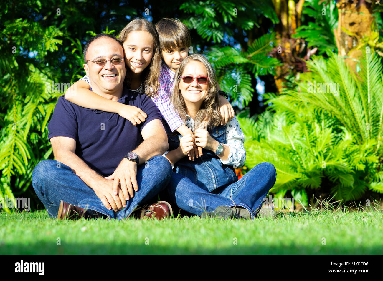Family having fun outdoors hi-res stock photography and images - Alamy