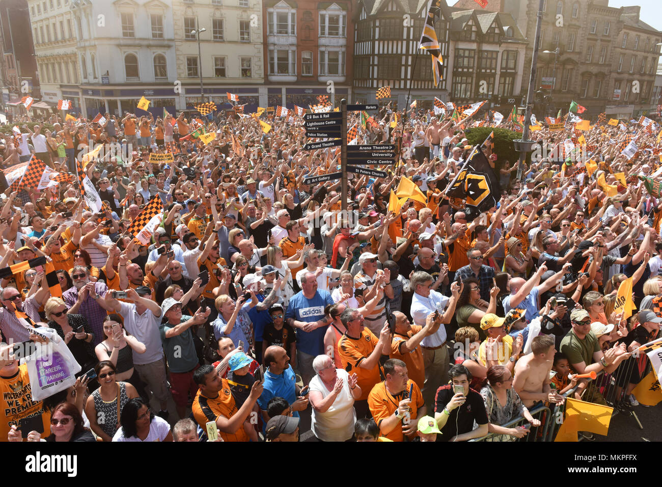 Thousands of football supporters crowd into Wolverhampton City Centre ...