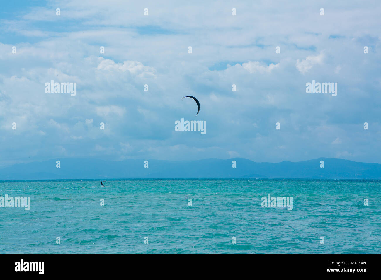 Silhouette kitesurfer flying hi-res stock photography and images - Alamy
