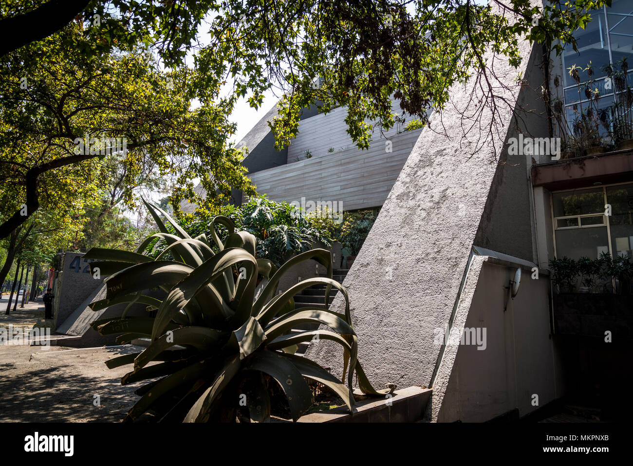 Aztec temple hi-res stock photography and images - Alamy